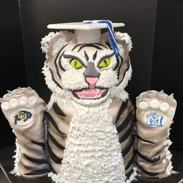 Graduation Cakes - Azucar Bakery